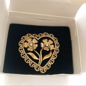 Avon | Jewelry | Avon Vintage 998 Victorian Style Floral Antiqued Heart ...